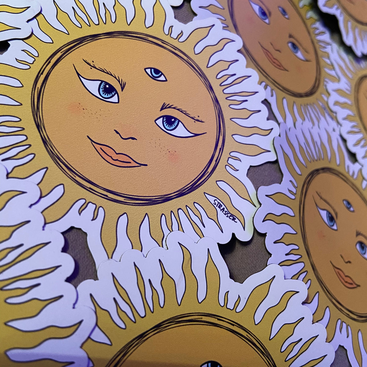 Third eye sun magnet – Art by Alyssia Strasser